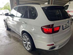 Balts BMW X5 2011 Kauņa, ar dzinēja tilpumu 2.99 L un nobraukumu 232 tūkst. km par 10999 €, foto 5 vietnē AUTOMOTO.COM.LV