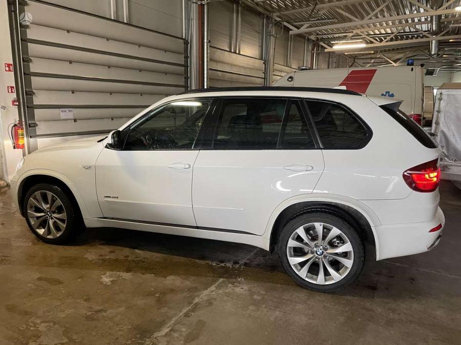 Balts BMW X5 2011 Kauņa, ar dzinēja tilpumu 2.99 L un nobraukumu 232 tūkst. km par 10999 €, foto 16 vietnē AUTOMOTO.COM.LV