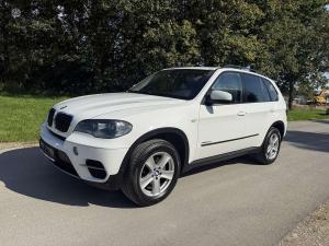 White BMW X5 2011 in Siauliai, with an engine capacity of 2.99 L and mileage of 260 thousand km for 7700 €, photo  on AUTOMOTO.COM.LV