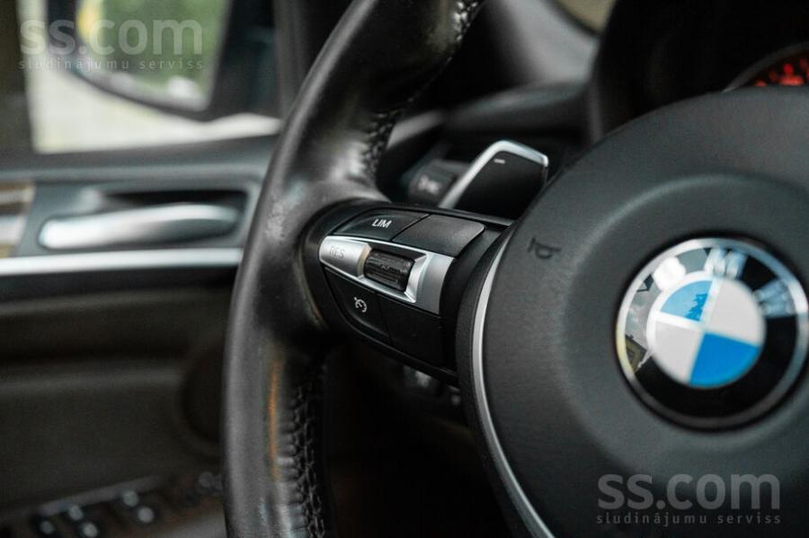 White BMW X5 2011 in Valmiera, with an engine capacity of 3.00 L and mileage of 350 thousand km for 12500 €, photo 16 on AUTOMOTO.COM.LV