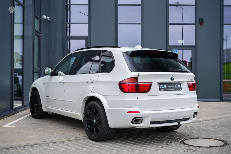 White BMW X5 2011 in Kaunas, with an engine capacity of 2.99 L and mileage of 336 thousand km for 12450 €, photo 10 on AUTOMOTO.COM.LV