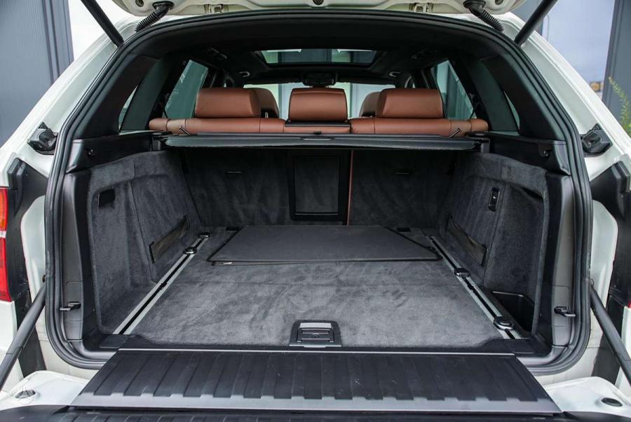 White BMW X5 2011 in Kaunas, with an engine capacity of 2.99 L and mileage of 336 thousand km for 12450 €, photo 16 on AUTOMOTO.COM.LV