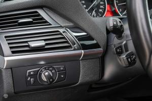 White BMW X5 2011 in Kaunas, with an engine capacity of 2.99 L and mileage of 336 thousand km for 12450 €, photo 32 on AUTOMOTO.COM.LV