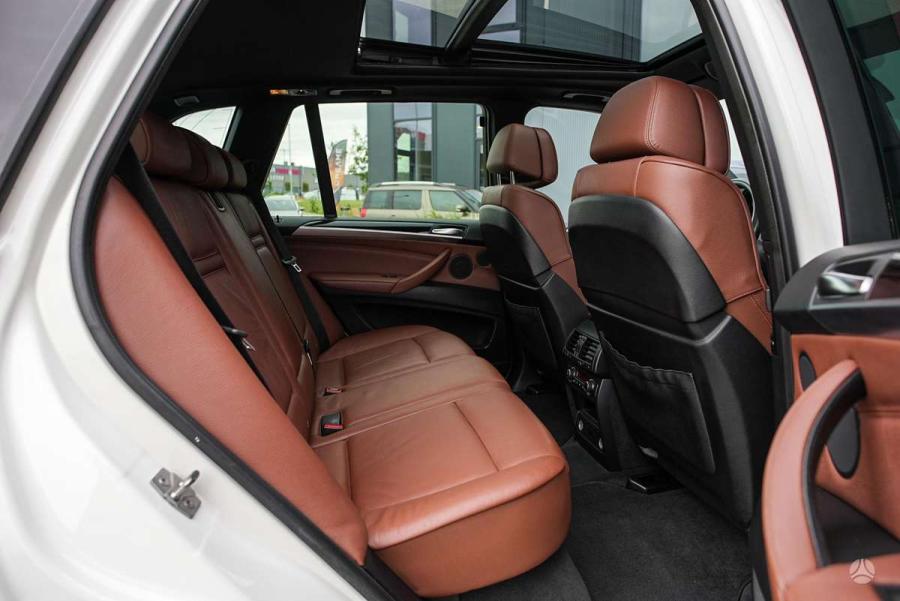 White BMW X5 2011 in Kaunas, with an engine capacity of 2.99 L and mileage of 336 thousand km for 12450 €, photo 41 on AUTOMOTO.COM.LV