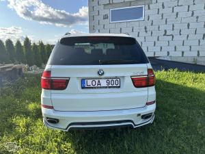 White BMW X5 2011 in Vilnius, with an engine capacity of 4.80 L and mileage of 220 thousand km for 5500 €, photo 9 on AUTOMOTO.COM.LV