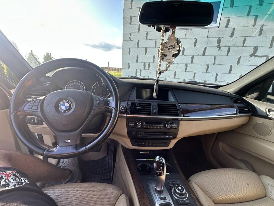 White BMW X5 2011 in Vilnius, with an engine capacity of 4.80 L and mileage of 220 thousand km for 5500 €, photo 15 on AUTOMOTO.COM.LV