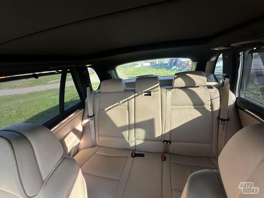White BMW X5 2011 in Vilnius, with an engine capacity of 4.80 L and mileage of 220 thousand km for 5500 €, photo 21 on AUTOMOTO.COM.LV