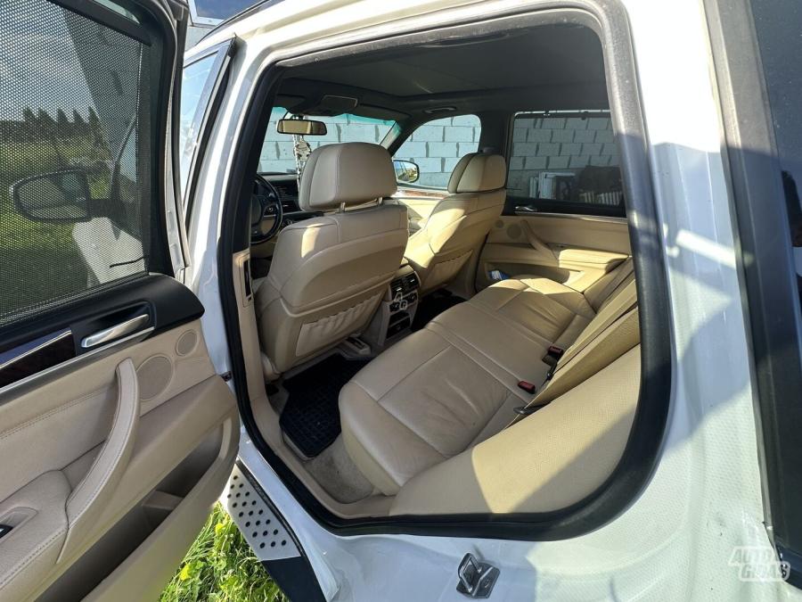 White BMW X5 2011 in Vilnius, with an engine capacity of 4.80 L and mileage of 220 thousand km for 5500 €, photo 24 on AUTOMOTO.COM.LV