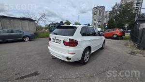 White BMW X5 2011 in Riga, with an engine capacity of 3.00 L and mileage of 343 thousand km for 8990 €, photo 7 on AUTOMOTO.COM.LV