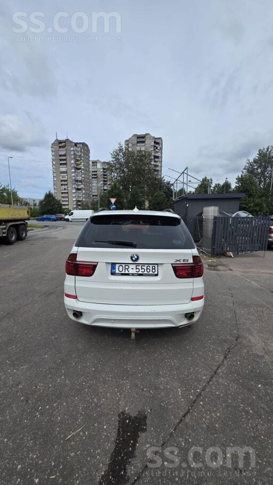 White BMW X5 2011 in Riga, with an engine capacity of 3.00 L and mileage of 343 thousand km for 8990 €, photo 8 on AUTOMOTO.COM.LV