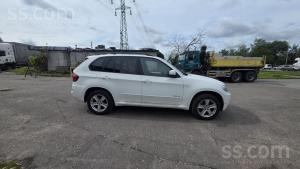 White BMW X5 2011 in Riga, with an engine capacity of 3.00 L and mileage of 343 thousand km for 8990 €, photo 10 on AUTOMOTO.COM.LV