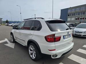 White BMW X5 2011 in Kaunas, with an engine capacity of 2.99 L and mileage of 290 thousand km for 8999 €, photo 3 on AUTOMOTO.COM.LV