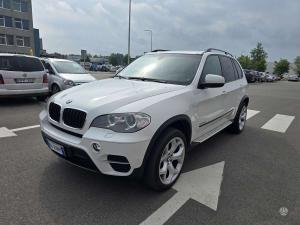 White BMW X5 2011 in Kaunas, with an engine capacity of 2.99 L and mileage of 290 thousand km for 8999 €, photo 6 on AUTOMOTO.COM.LV