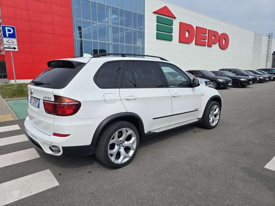 White BMW X5 2011 in Kaunas, with an engine capacity of 2.99 L and mileage of 290 thousand km for 8999 €, photo 7 on AUTOMOTO.COM.LV
