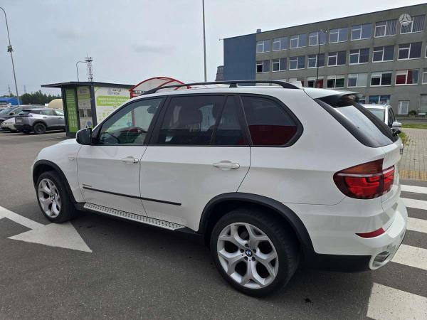 White BMW X5 2011 in Kaunas, with an engine capacity of 2.99 L and mileage of 290 thousand km for 8999 €, photo 7 on AUTOMOTO.COM.LV
