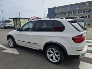 White BMW X5 2011 in Kaunas, with an engine capacity of 2.99 L and mileage of 290 thousand km for 8999 €, photo 8 on AUTOMOTO.COM.LV