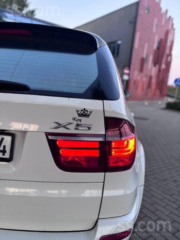 Balts BMW X5 2011 Daugavpils, ar dzinēja tilpumu 3.00 L un nobraukumu 324 tūkst. km par 9900 €, foto 4 vietnē AUTOMOTO.COM.LV