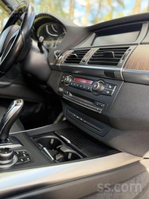 Balts BMW X5 2011 Rīga, ar dzinēja tilpumu 3.00 L un nobraukumu 309 tūkst. km par 10950 €, foto 8 vietnē AUTOMOTO.COM.LV