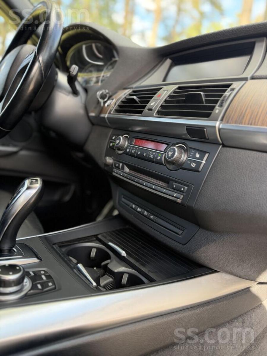 Balts BMW X5 2011 Rīga, ar dzinēja tilpumu 3.00 L un nobraukumu 309 tūkst. km par 10950 €, foto 8 vietnē AUTOMOTO.COM.LV