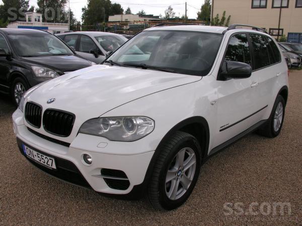 BMW X5 2011 Rīga vietnē Balts BMW X5 2011 Rīga, ar dzinēja tilpumu 3.00 L un nobraukumu 222 tūkst. km par 10950 €, foto 1 vietnē AUTOMOTO.COM.LV