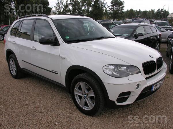 BMW X5 2011 Rīga vietnē Balts BMW X5 2011 Rīga, ar dzinēja tilpumu 3.00 L un nobraukumu 222 tūkst. km par 10950 €, foto 3 vietnē AUTOMOTO.COM.LV