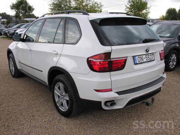 BMW X5 2011 Rīga vietnē Balts BMW X5 2011 Rīga, ar dzinēja tilpumu 3.00 L un nobraukumu 222 tūkst. km par 10950 €, foto 5 vietnē AUTOMOTO.COM.LV