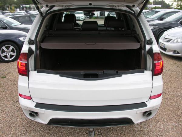 BMW X5 2011 Rīga vietnē Balts BMW X5 2011 Rīga, ar dzinēja tilpumu 3.00 L un nobraukumu 222 tūkst. km par 10950 €, foto 7 vietnē AUTOMOTO.COM.LV
