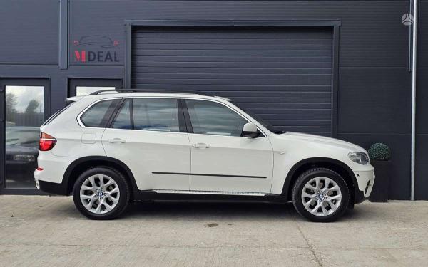 White BMW X5 2011 in Utena, with an engine capacity of 2.99 L and mileage of 265 thousand km for 9950 €, photo 10 on AUTOMOTO.COM.LV