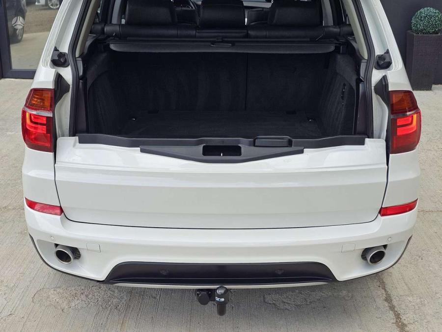 Balts BMW X5 2011 Utena, ar dzinēja tilpumu 2.99 L un nobraukumu 265 tūkst. km par 9950 €, foto 23 vietnē AUTOMOTO.COM.LV