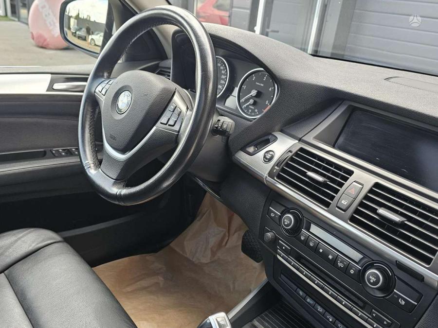 Balts BMW X5 2011 Utena, ar dzinēja tilpumu 2.99 L un nobraukumu 265 tūkst. km par 9950 €, foto 27 vietnē AUTOMOTO.COM.LV