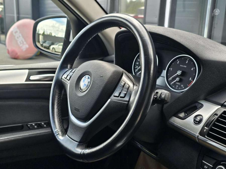 Balts BMW X5 2011 Utena, ar dzinēja tilpumu 2.99 L un nobraukumu 265 tūkst. km par 9950 €, foto 30 vietnē AUTOMOTO.COM.LV