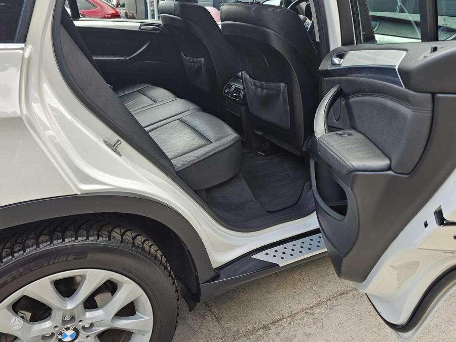 Balts BMW X5 2011 Utena, ar dzinēja tilpumu 2.99 L un nobraukumu 265 tūkst. km par 9950 €, foto 41 vietnē AUTOMOTO.COM.LV