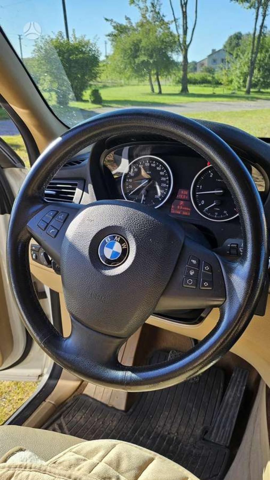 White BMW X5 2011 in Svencionys, with an engine capacity of 2.99 L and mileage of 302 thousand km for 11000 €, photo 7 on AUTOMOTO.COM.LV