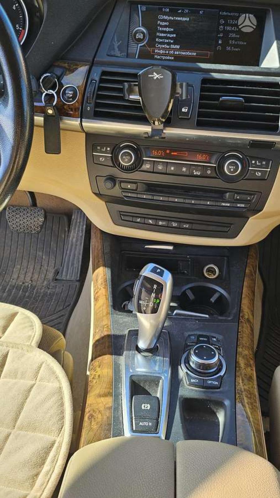 White BMW X5 2011 in Svencionys, with an engine capacity of 2.99 L and mileage of 302 thousand km for 11000 €, photo 8 on AUTOMOTO.COM.LV