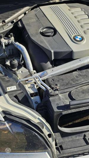 White BMW X5 2011 in Svencionys, with an engine capacity of 2.99 L and mileage of 302 thousand km for 11000 €, photo 10 on AUTOMOTO.COM.LV