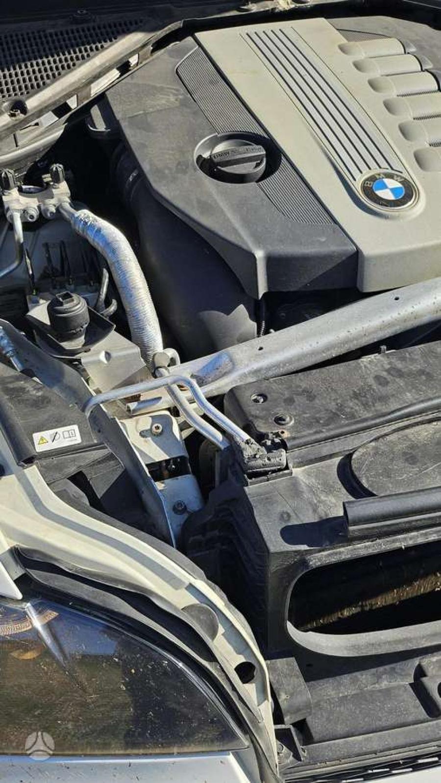 White BMW X5 2011 in Svencionys, with an engine capacity of 2.99 L and mileage of 302 thousand km for 11000 €, photo 10 on AUTOMOTO.COM.LV