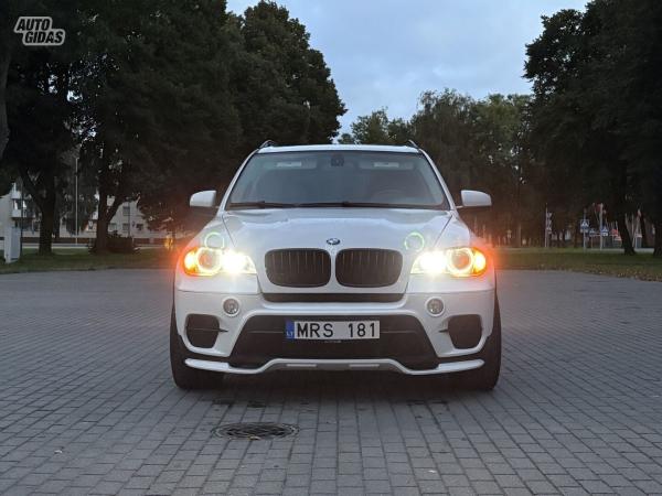 White BMW X5 2011 in Silute, with an engine capacity of 3.00 L and mileage of 327 thousand km for 8300 €, photo 9 on AUTOMOTO.COM.LV