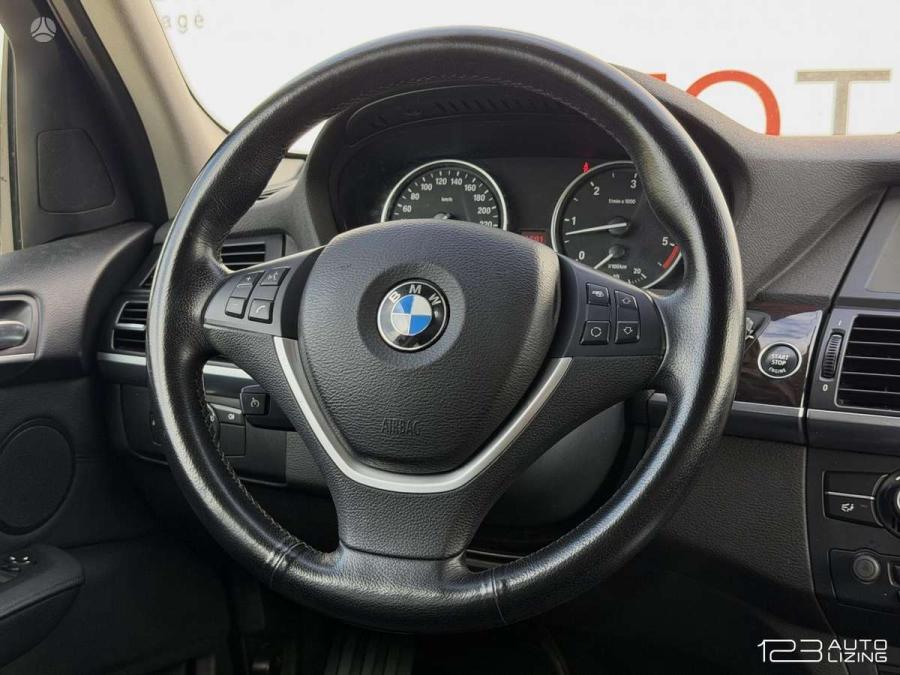 Белый БМВ Х5 2011 в Таураге, объемом двигателя 3.00 л и пробегом 320 тыс. км за 9500 €, фото 19 на AUTOMOTO.COM.LV