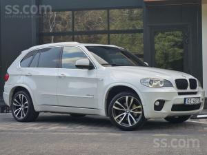 White BMW X5 2011 in Riga, with an engine capacity of 3.00 L and mileage of 327 thousand km for 10300 €, photo 5 on AUTOMOTO.COM.LV