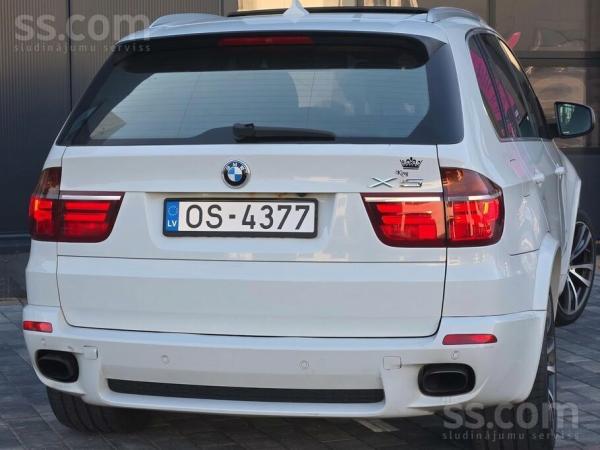 BMW X5 2011 RÄ«ga vietnÄ Balts BMW X5 2011 RÄ«ga, ar dzinÄja tilpumu 3.00 L un nobraukumu 327 tÅ«kst. km par 10300 ā¬, foto 8 vietnÄ AUTOMOTO.COM.LV