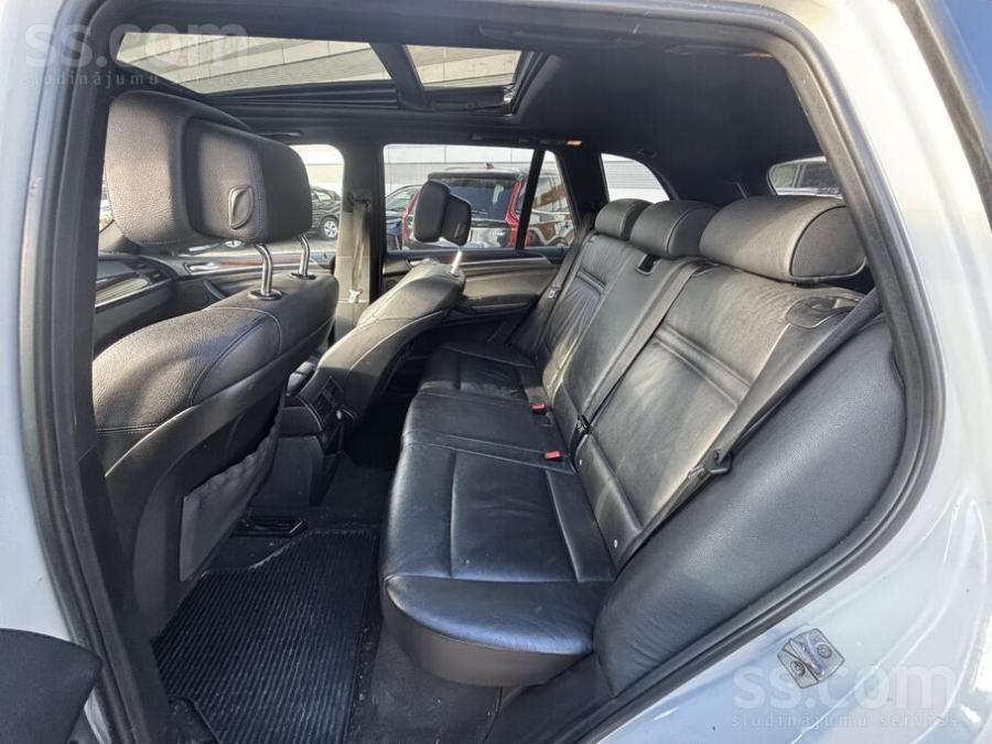 Balts BMW X5 2011 Rīga, ar dzinēja tilpumu 3.00 L un nobraukumu 370 tūkst. km par 8100 €, foto 7 vietnē AUTOMOTO.COM.LV