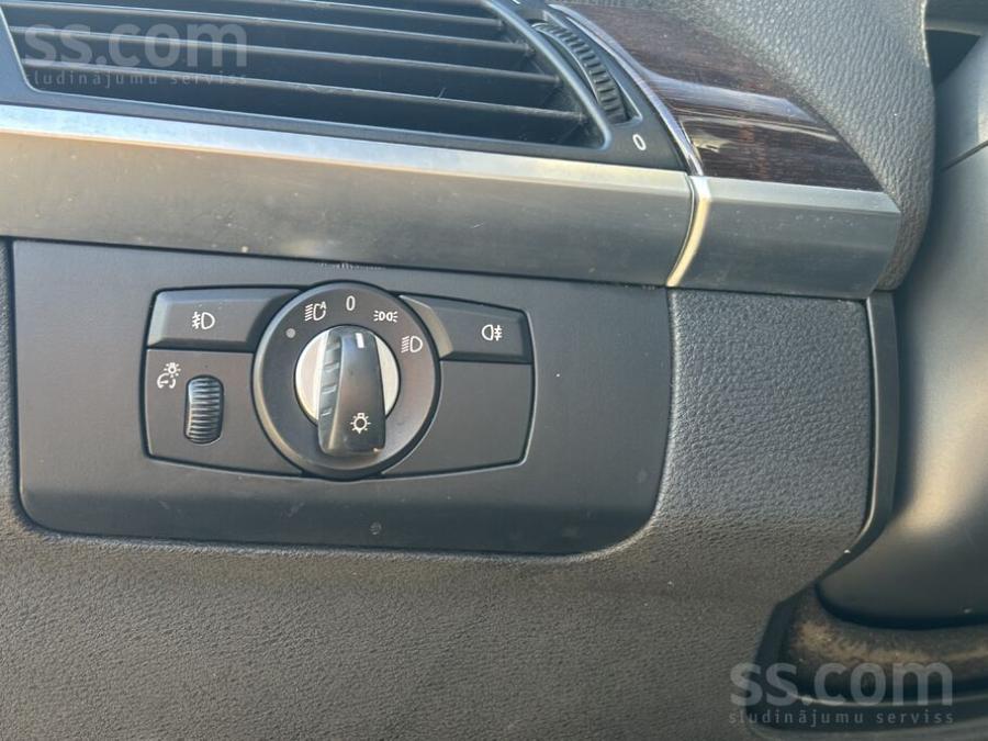 Balts BMW X5 2011 Rīga, ar dzinēja tilpumu 3.00 L un nobraukumu 370 tūkst. km par 8100 €, foto 10 vietnē AUTOMOTO.COM.LV