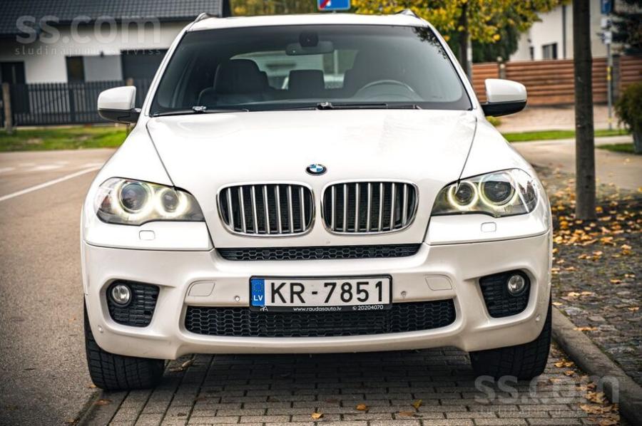 White BMW X5 2011 in Riga, with an engine capacity of 3.00 L and mileage of 0 thousand km for 7990 €, photo 3 on AUTOMOTO.COM.LV
