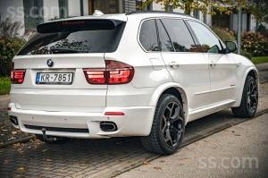 White BMW X5 2011 in Riga, with an engine capacity of 3.00 L and mileage of 0 thousand km for 7990 €, photo 5 on AUTOMOTO.COM.LV