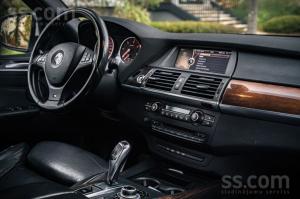 White BMW X5 2011 in Riga, with an engine capacity of 3.00 L and mileage of 0 thousand km for 7990 €, photo 8 on AUTOMOTO.COM.LV