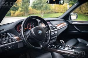 White BMW X5 2011 in Riga, with an engine capacity of 3.00 L and mileage of 0 thousand km for 7990 €, photo 9 on AUTOMOTO.COM.LV