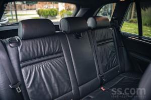White BMW X5 2011 in Riga, with an engine capacity of 3.00 L and mileage of 0 thousand km for 7990 €, photo 16 on AUTOMOTO.COM.LV
