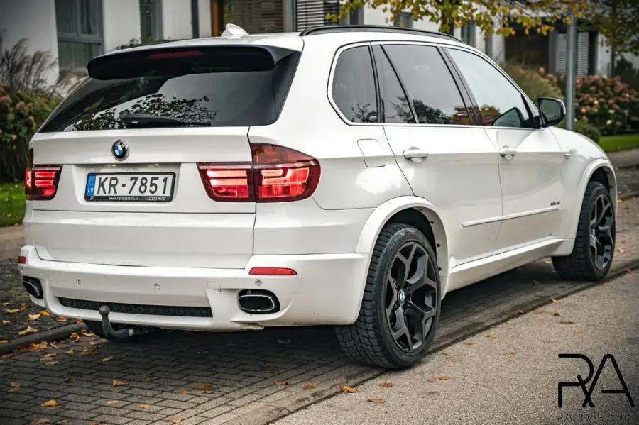 Balts BMW X5 2011 Rīga, ar dzinēja tilpumu 3.00 L un nobraukumu 441 tūkst. km par 7990 €, foto 4 vietnē AUTOMOTO.COM.LV