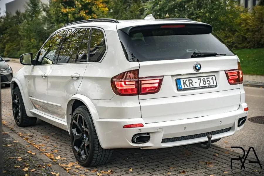 Balts BMW X5 2011 Rīga, ar dzinēja tilpumu 3.00 L un nobraukumu 441 tūkst. km par 7990 €, foto 5 vietnē AUTOMOTO.COM.LV