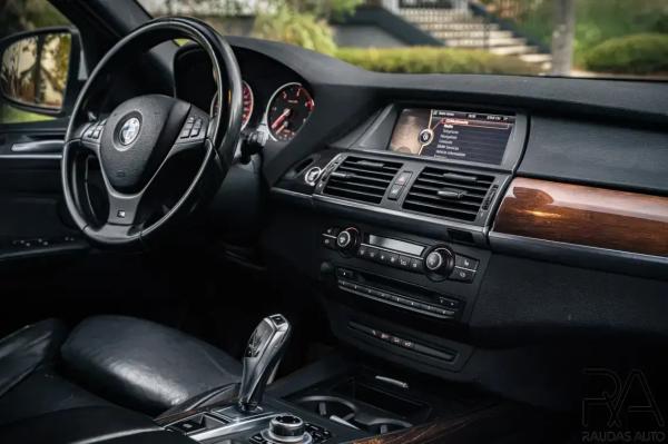 Balts BMW X5 2011 Rīga, ar dzinēja tilpumu 3.00 L un nobraukumu 441 tūkst. km par 7990 €, foto 6 vietnē AUTOMOTO.COM.LV